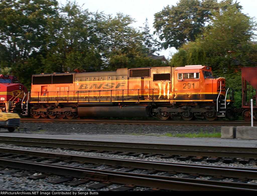 BNSF 291 SD75I